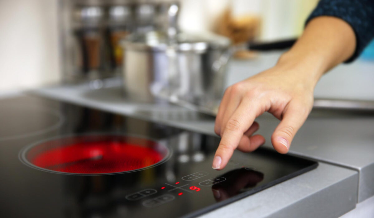 Which Smart Cooking Setup Is Best for Small Kitchens? Is it Hob, Hood ...